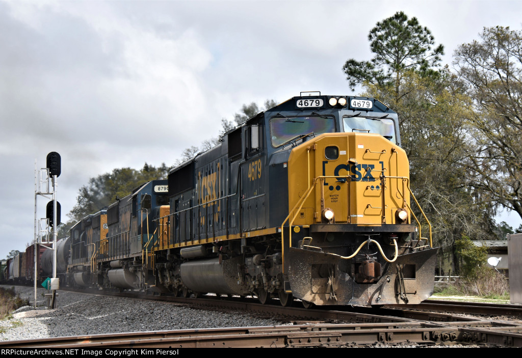 CSX 4679 Q453